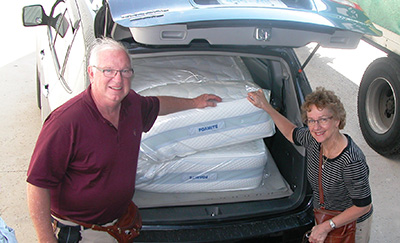 menu-london-couple | Foamite